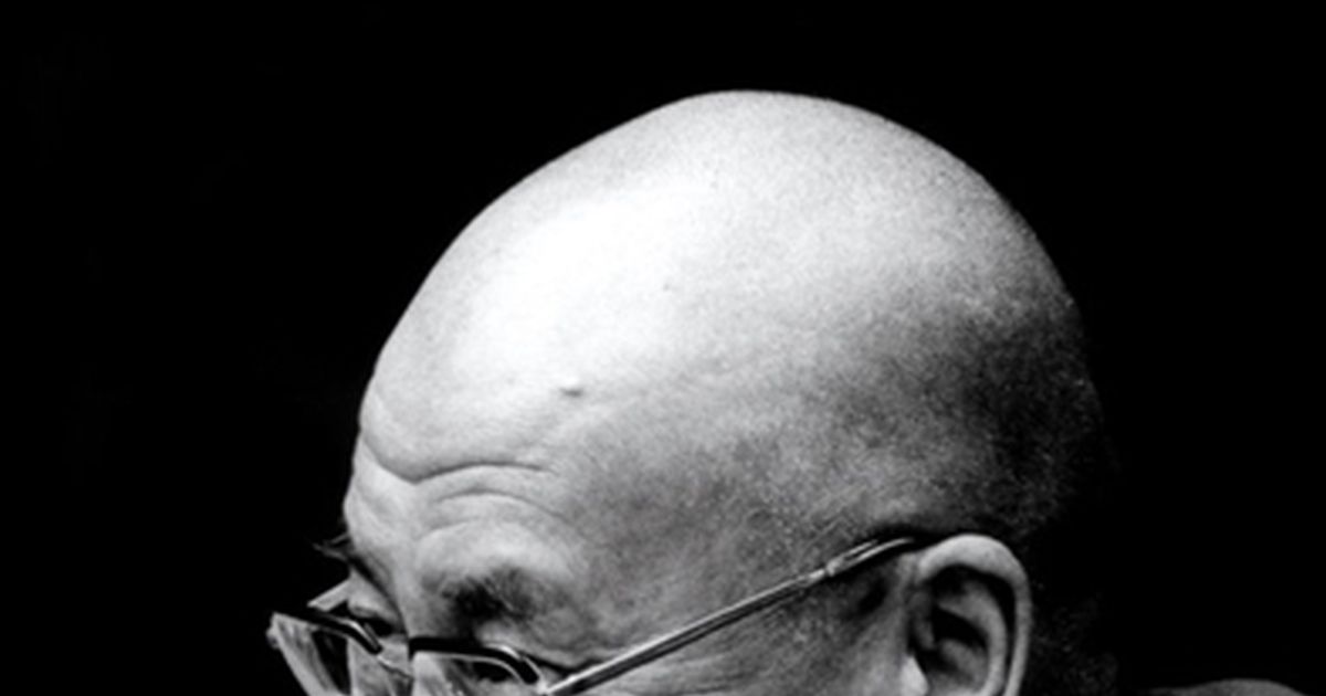 Menih v izgnanstvu - Metropolitan.si