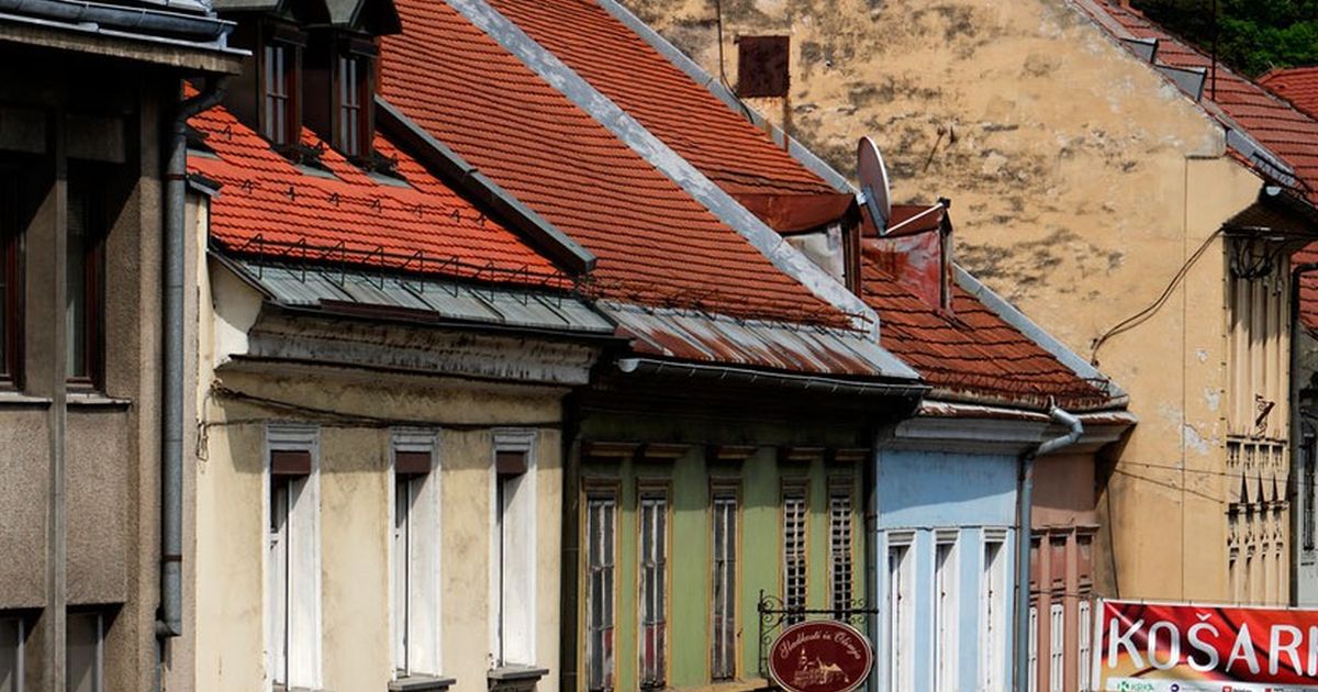 V eksploziji avtomobila v središču Novega mesta umrla ena oseba ...