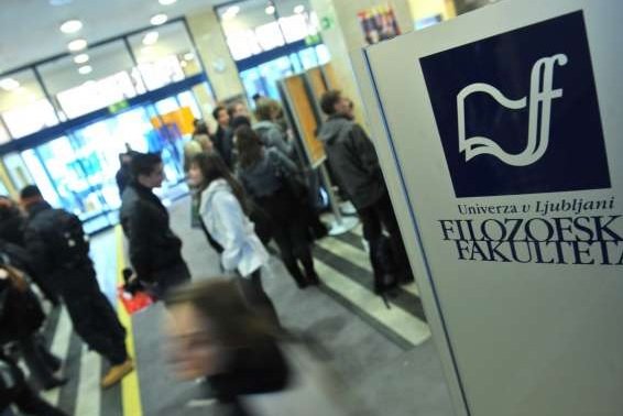 Nekdanji vodilni na filozofski fakulteti osumljeni zlorabe položaja, zdaj pa je tožilstvo ...