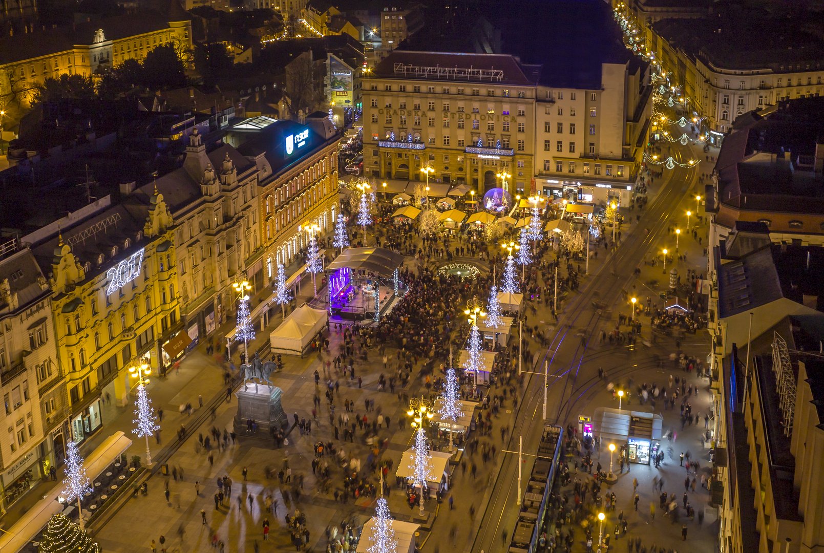 Zagrebški advent letos z več kot sto koncerti, za novo leto zelo znana ...