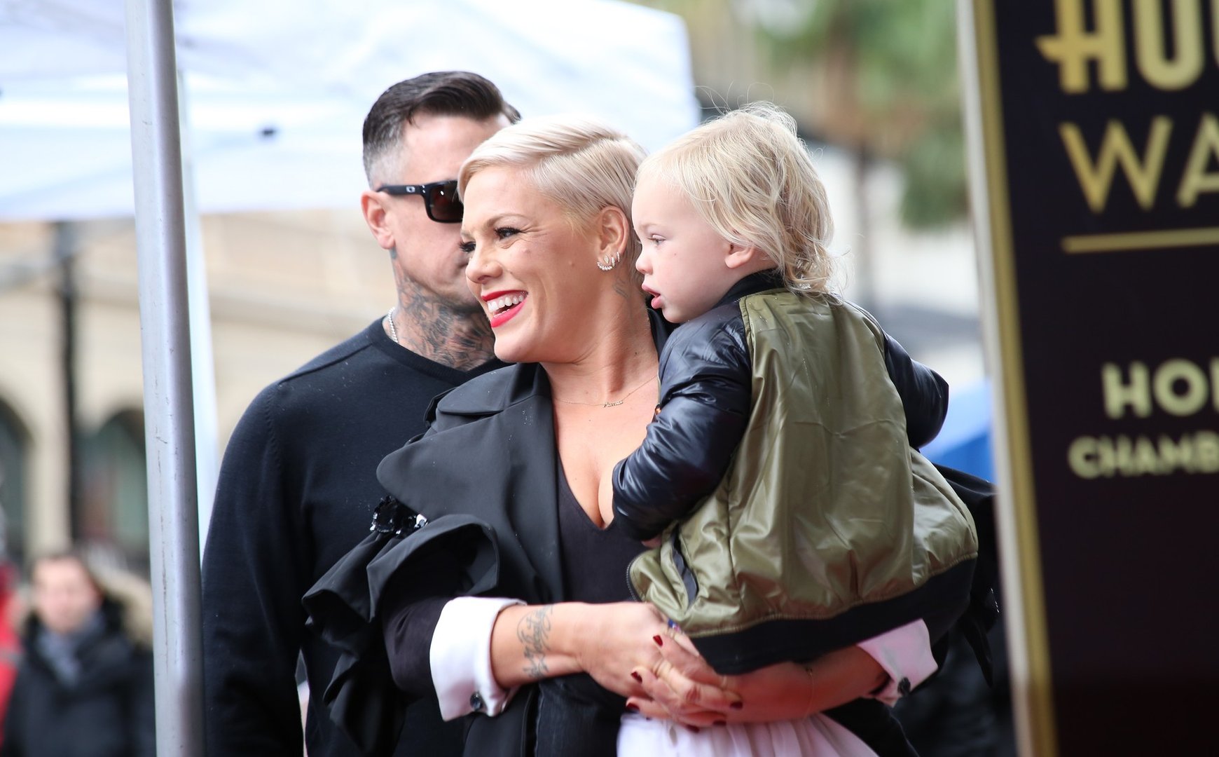 Pevka Pink razkrila, zakaj svoji 10-letni hčerki ne dovoli imeti ...