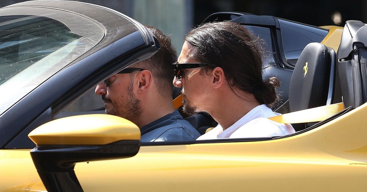 Zlatan Ibrahimović si je za 40. rojstni dan kupil zlat ferrari (ob ...