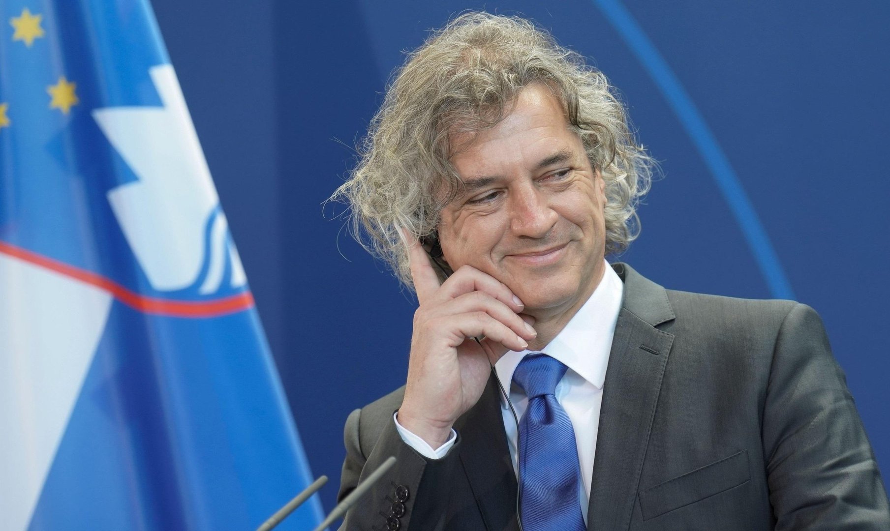 Robert Golob in javni nastopi: kdo skrbi za "dober glas" predsednika ...