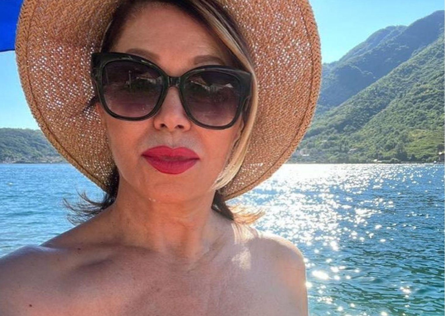 Neda Ukraden navdušila s fotografijo v kopalkah. Poglejte, kako dobro ...