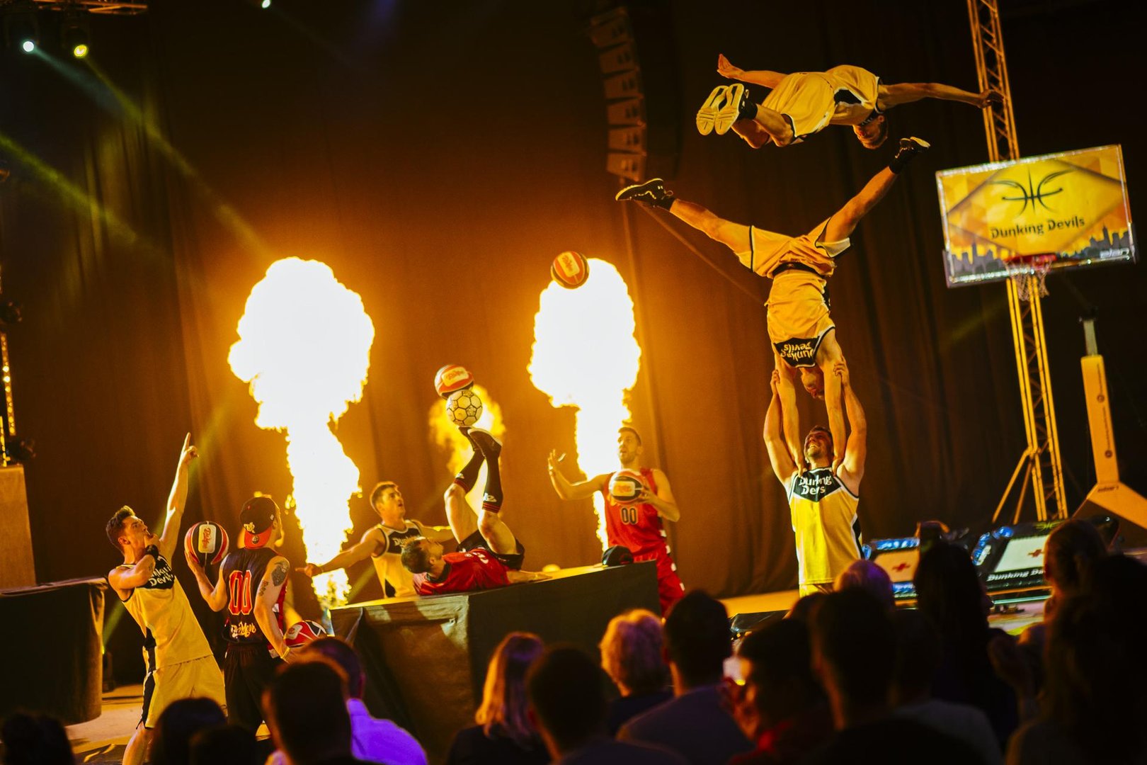 Spektakel leta z Dunking Devils in gosti - Novice - Metropolitan.si