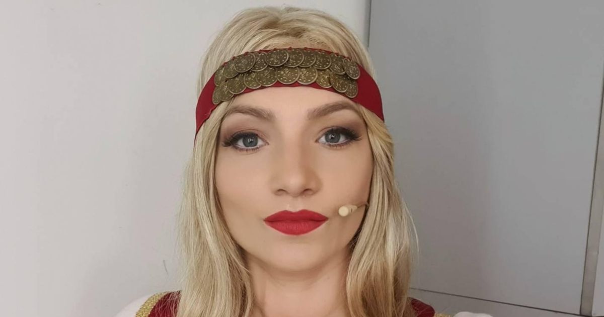 Seksi Sofija iz oddaje Pri Črnem Petru postala mamica - Metropolitan.si