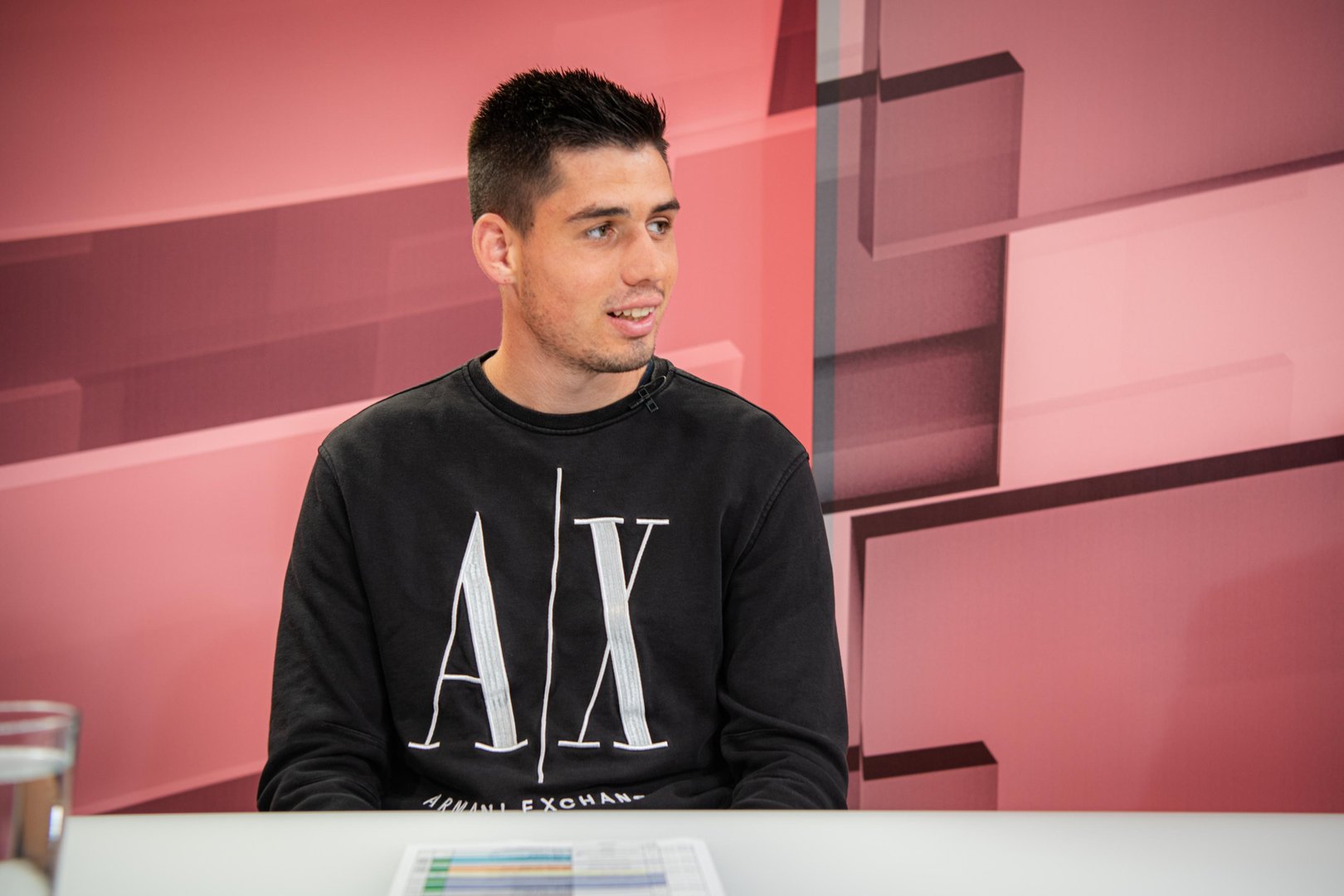 Dragulj Olimpije razočaran, ker je v Ljubljani še vedno veliko "kavč ...