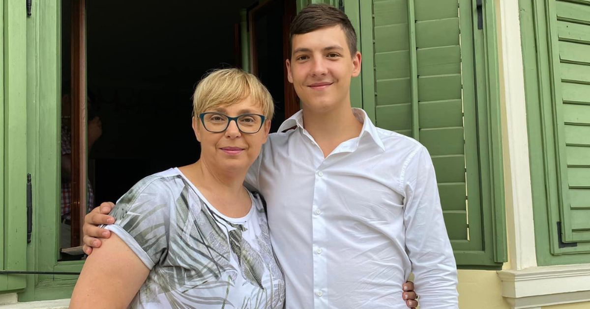 21-letni Maks o mami Nataši Pirc Musar: "Če poslanci ne bodo pridni, se ...