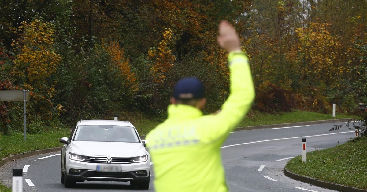 Funkcionar slovenske občine pijan trčil v invalida, ga pustil ... Funkcionar slovenske občine pijan trčil v invalida, ga pustil ...
