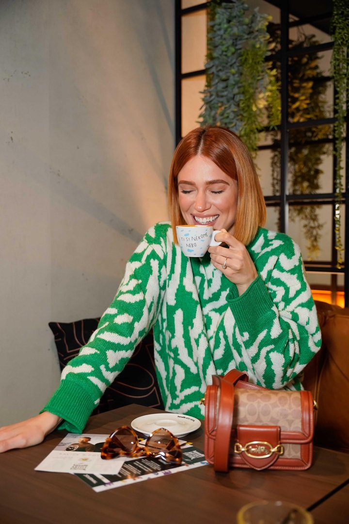 Umetnost na skodelici kave: Barcaffè povezal umetnika Sandra in Lunarja ...