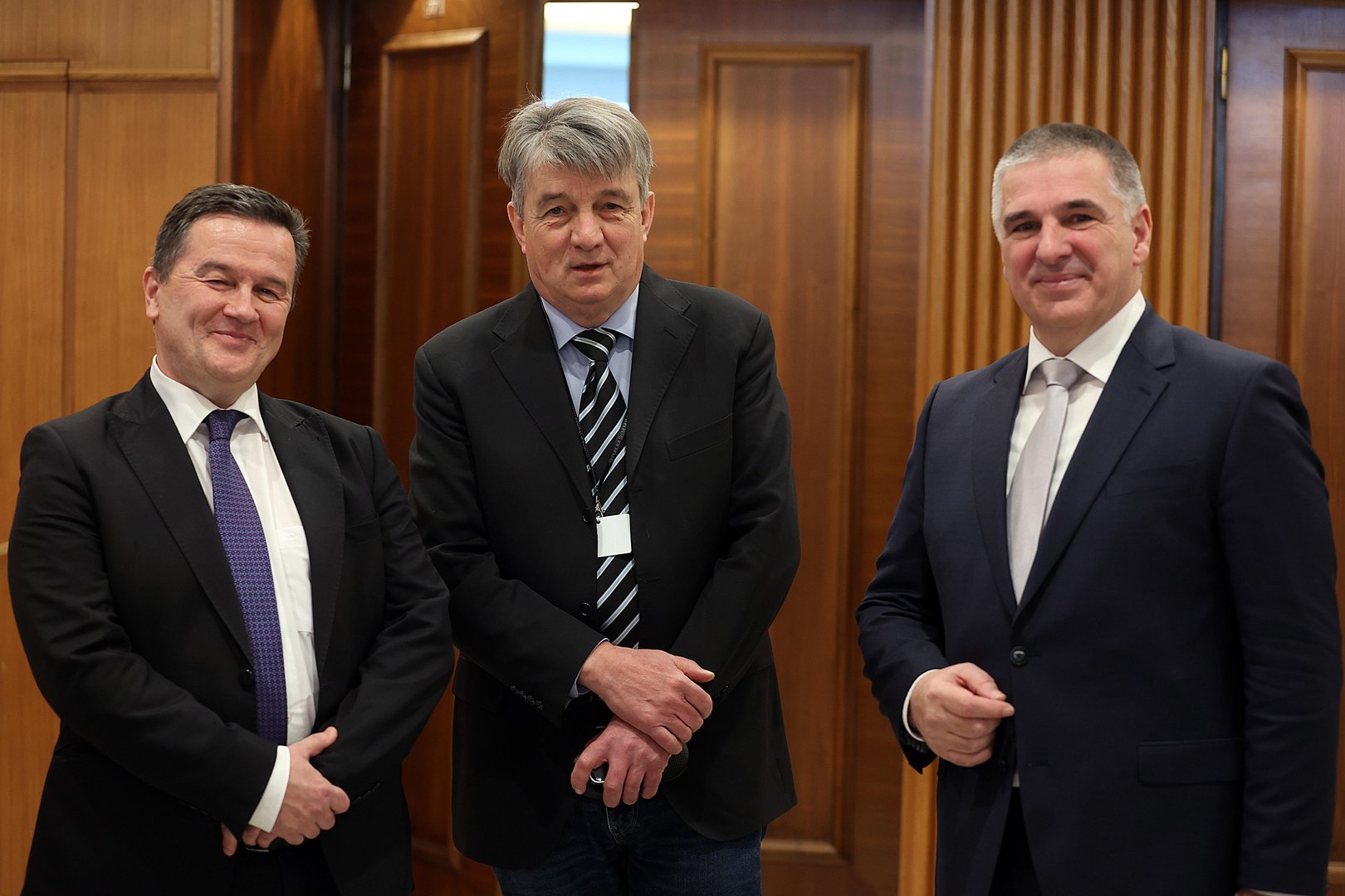 Državni svet: trije kandidati, a noben ni prepričal večine ...