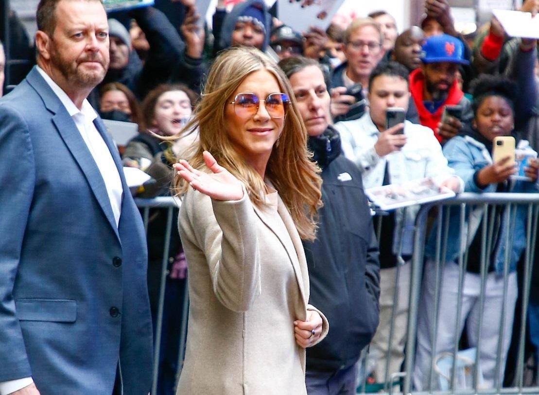 Jennifer Aniston pravi, da je tarča posmeha: "Vedno me vpraša, kaj je ...