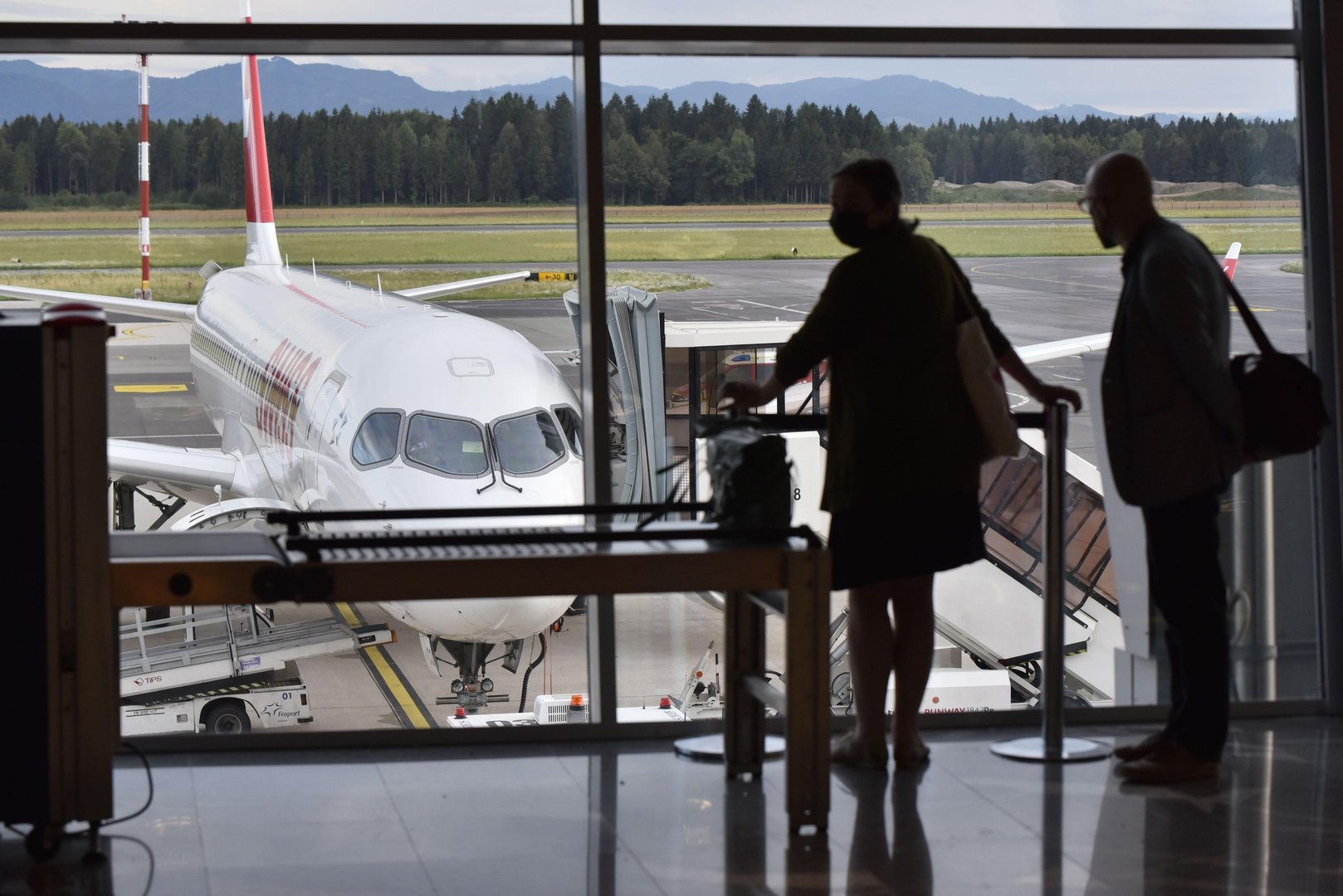 Zimski vozni red na letališču Brnik: 14 prevoznikov, 16 destinacij ...