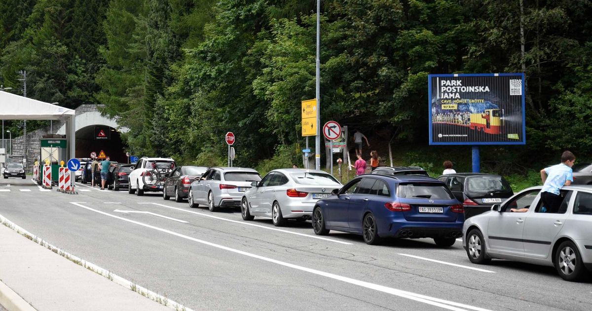 Prvomajske počitnice se počasi končujejo: na slovenskih cestah so že dolge kolone - Metropolitan.si
