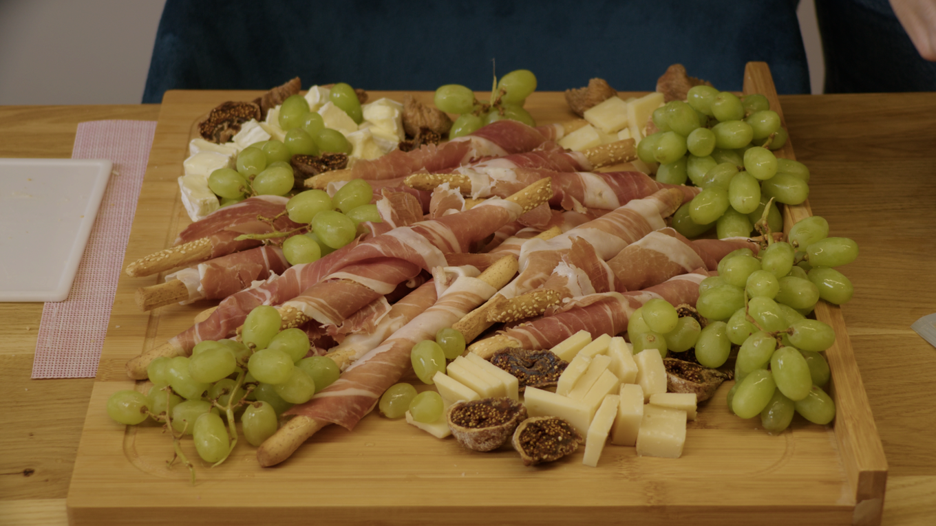 Priljubljena slovenska pevka ga je močno polomila: s tem je postregla ...
