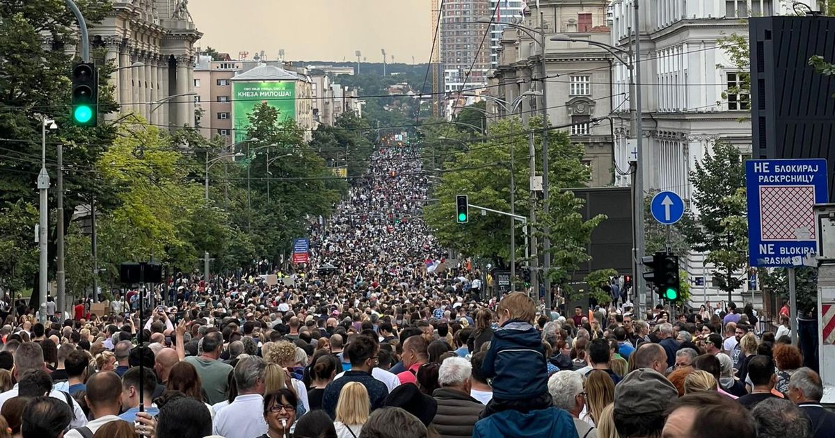 Ulice Beograda znova preplavilo več deset tisoč ljudi: zavzemajo se za ...