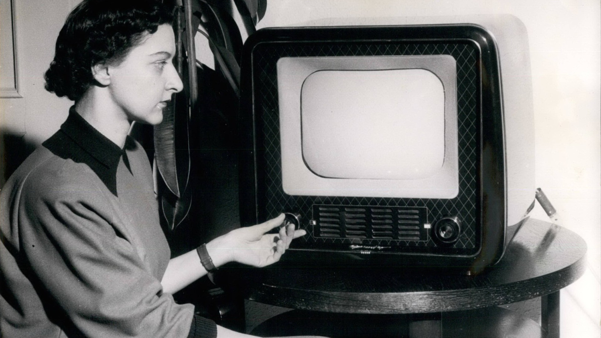 Slovenci že 65 let plačujemo za televizijski program: izvedeli smo, kdo ...