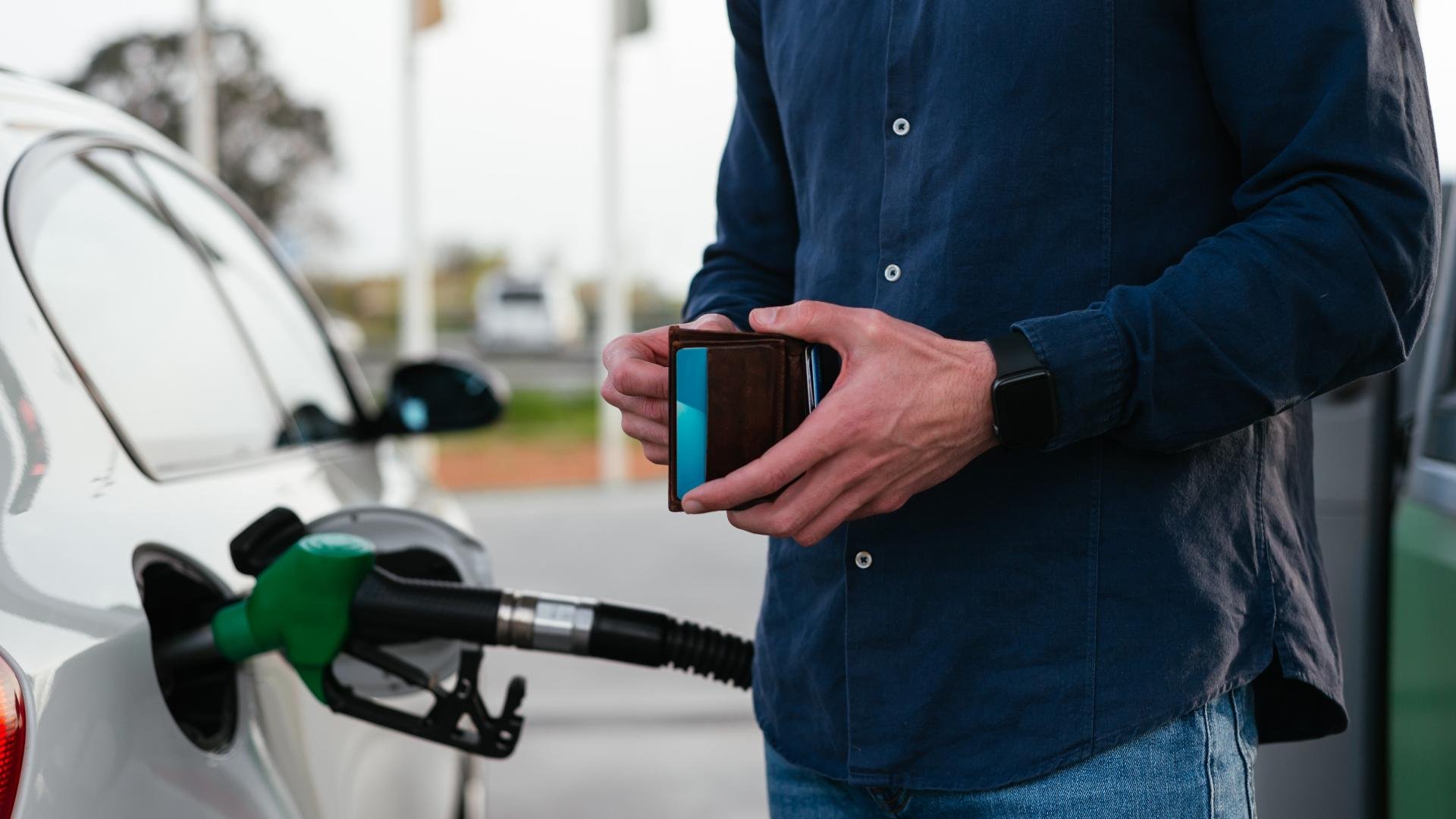 Opolnoči nove cene goriv: bencin, dizel in kurilno olje dražji ...