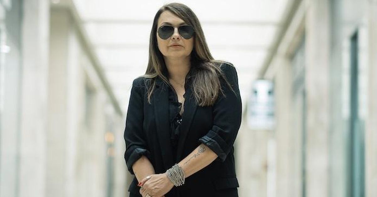 Vrnitev pop ikone: Anja Rupel z novo skladbo, kmalu tudi osveženi hiti ...