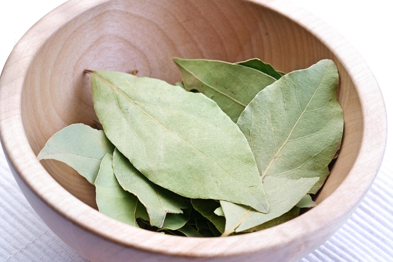 Imate vsega čez glavo? Zažgite list te rastline in se sprostite (ni ...