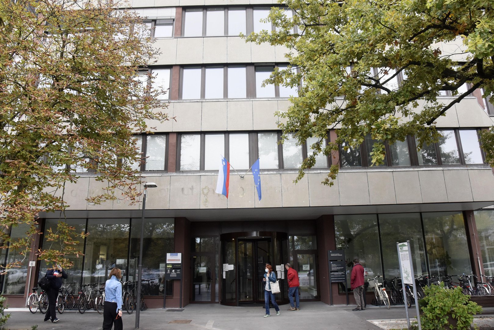 Kocka je padla: upravne enote bodo stavkale, kaj bo s termini strank na ...