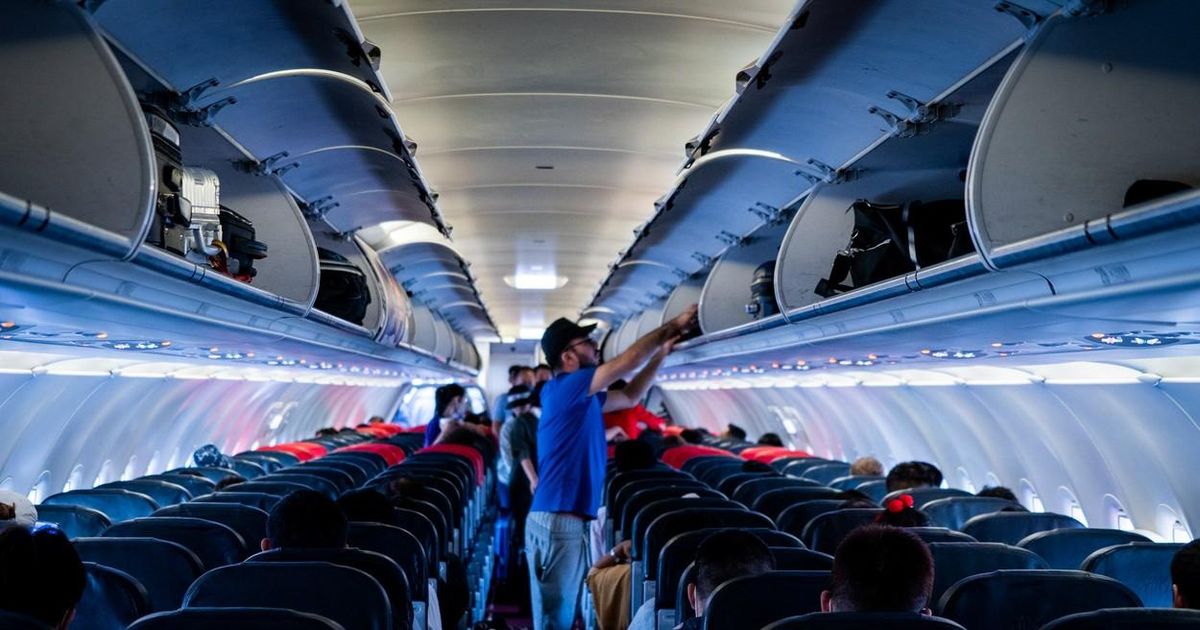 Kako se pravilno obnašati na letalu? Teh stvari nikakor ne počnite ...