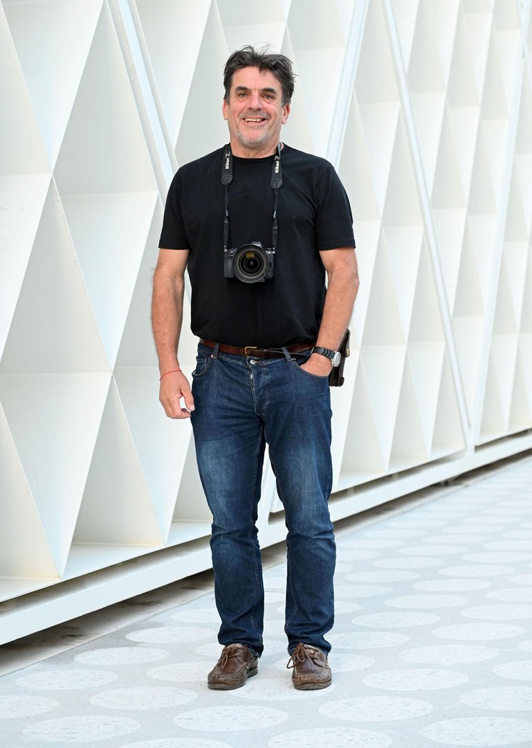 Priznani slovenski fotograf, ki odkrito govori o odločitvi za ...