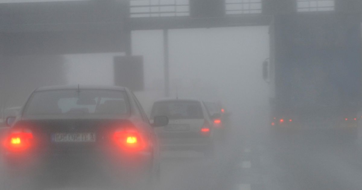 Najhujša prometna nesreča v Sloveniji: udeleženih 56 vozil, megla pa tako gosta, kot bi ...