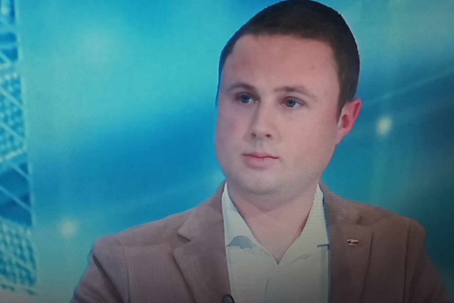 Rok Snežič za Tarčo: "Glede piramid naj se obrnejo na Tino Gaber ...