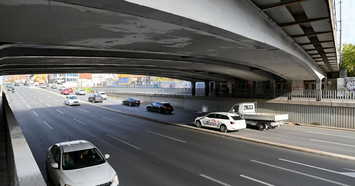 Na nadvozu čez Dunajsko cesto v Ljubljani stekla prva dela, kmalu bodo ...