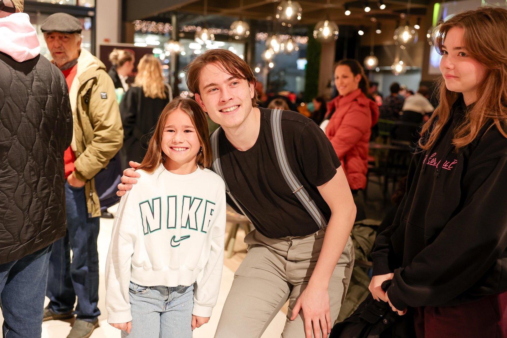 FOTO: Bojan Cvjetićanin blesti na velikem platnu (družbo mu dela prav posebna oseba ...