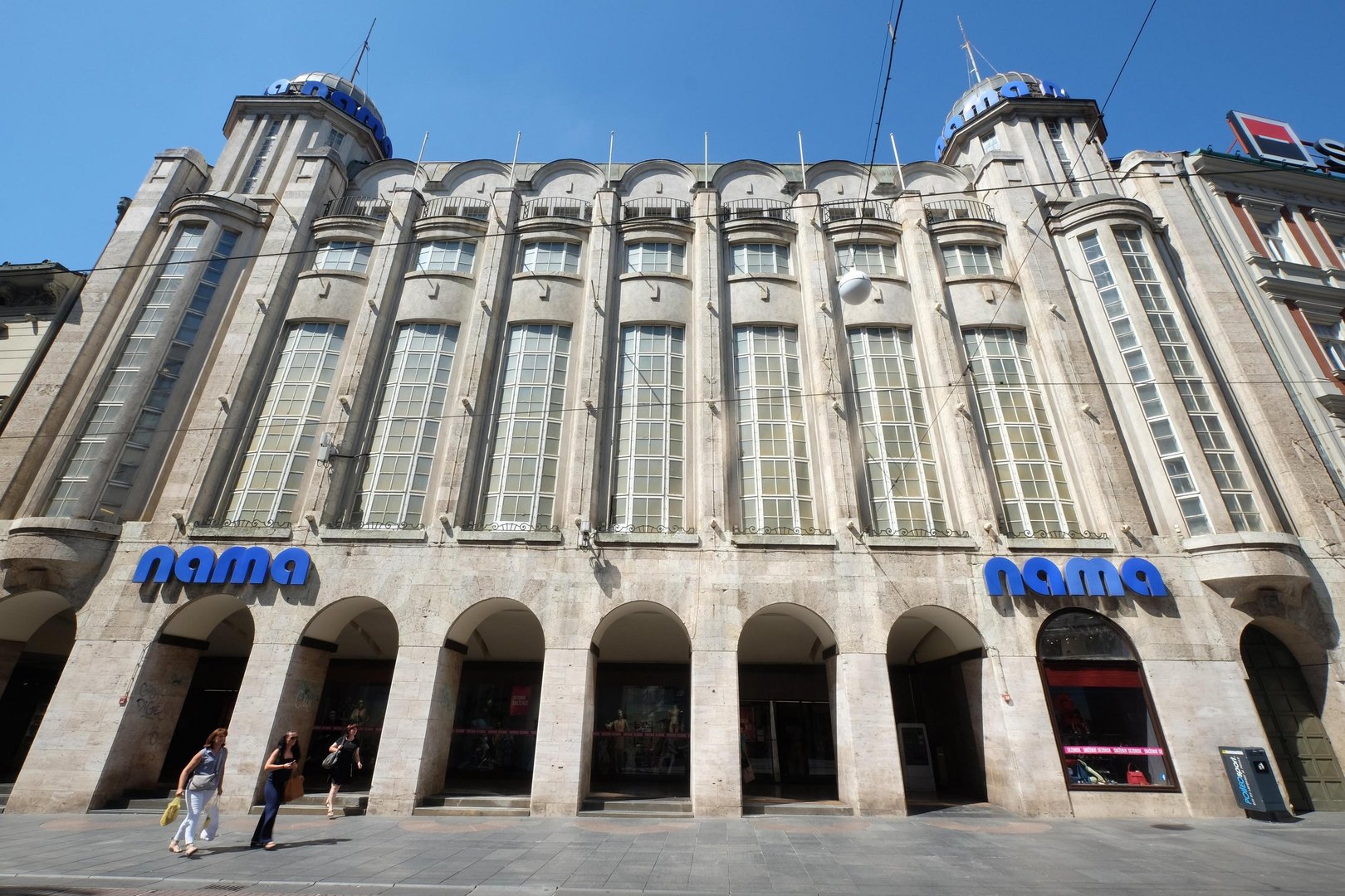 Prodajajo Namo! (Simbol Jugoslavije čakajo negotovi časi) - Metropolitan.si