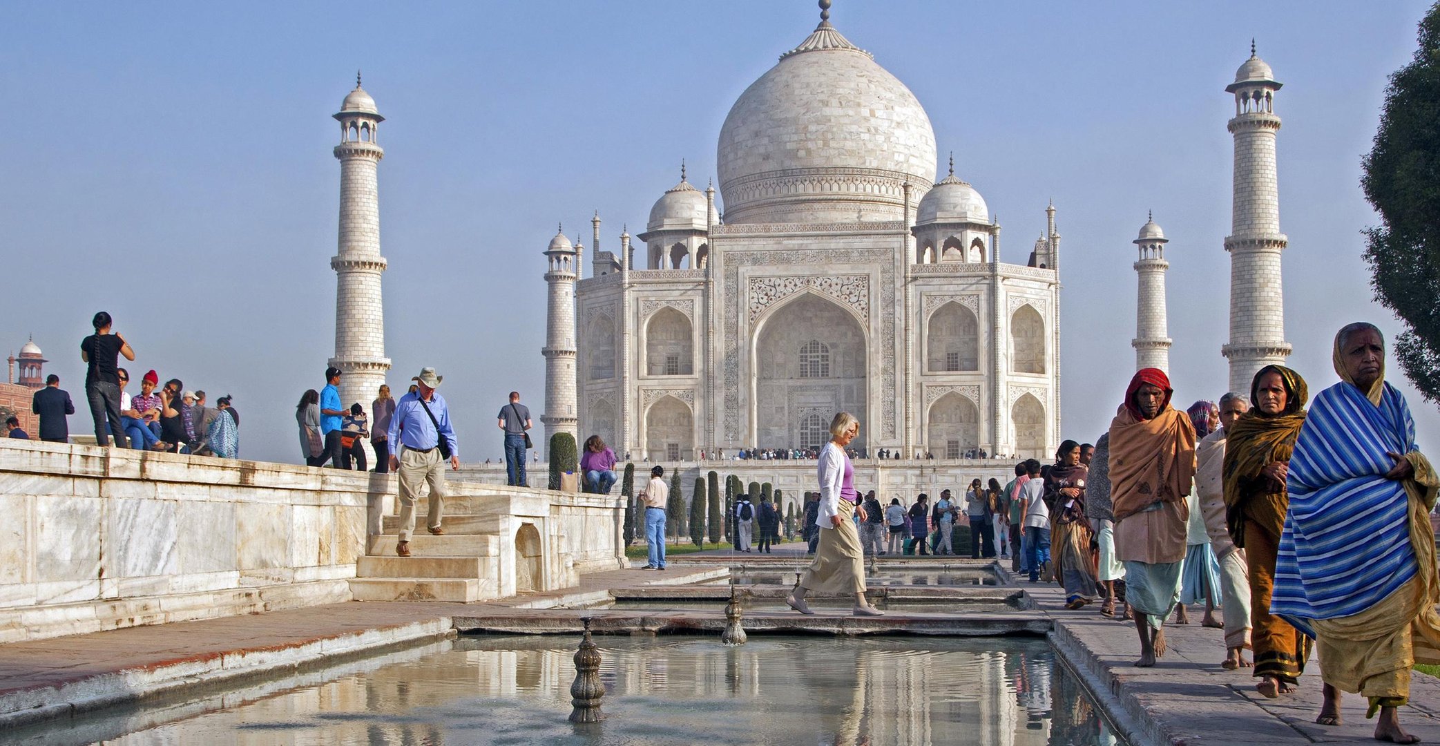 Temna zgodovina čudesa, nad katerim so navdušeni obiskovalci po svetu ...