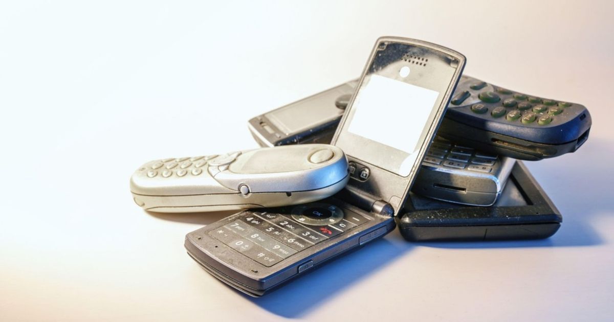 Po 12 letih sprememba na vrhu najbolj priljubljenih mobilnih telefonov ...