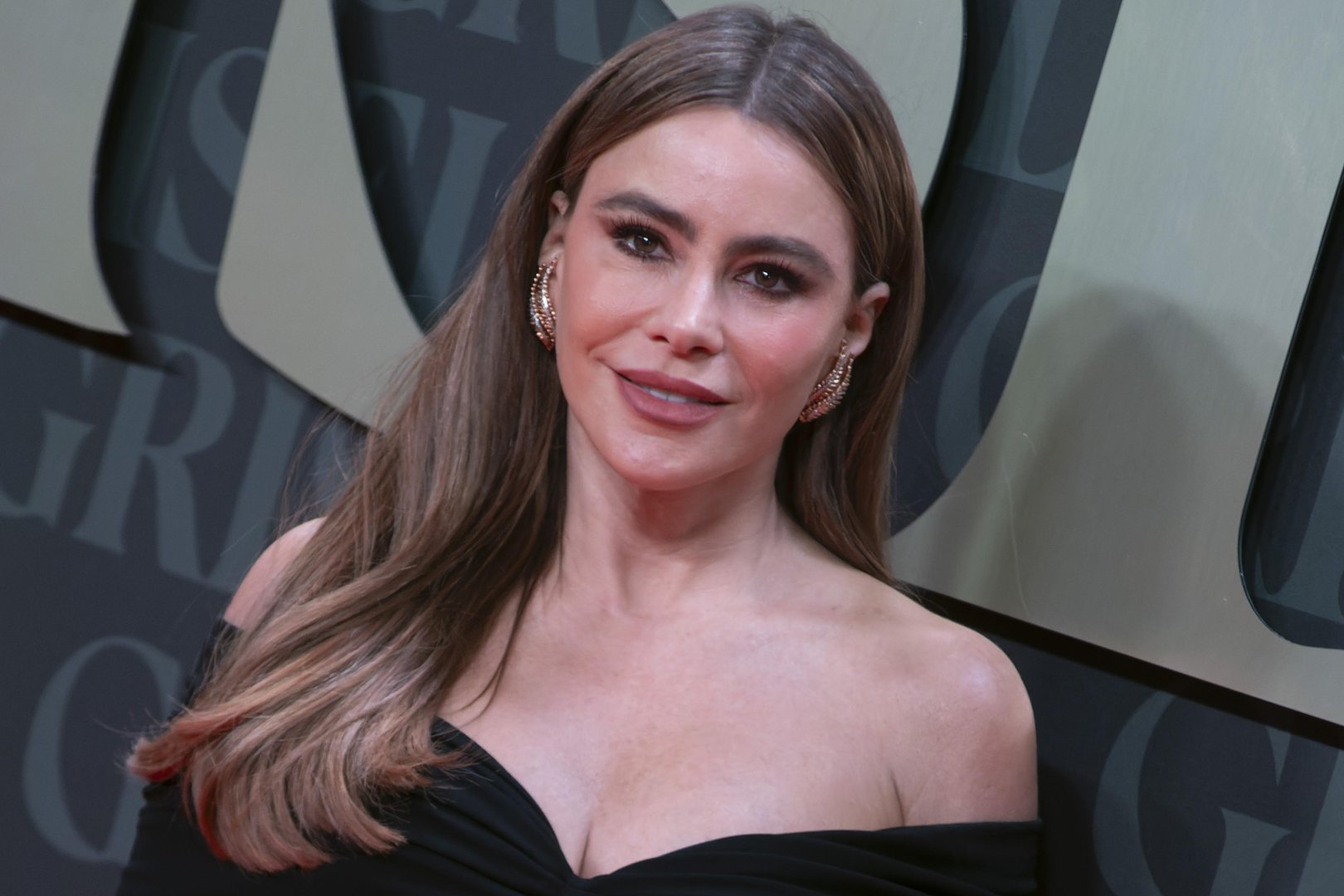 Popolnoma gola Sofia Vergara je našla najboljši možni način, da usmeri pozornost na tisto, kar ...