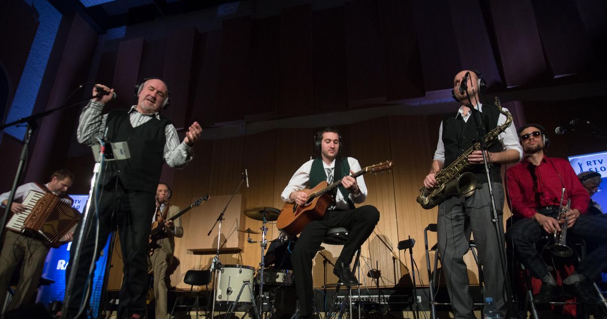 Skupina Orlek predstavlja videospot, narejen s pomočjo umetne ...