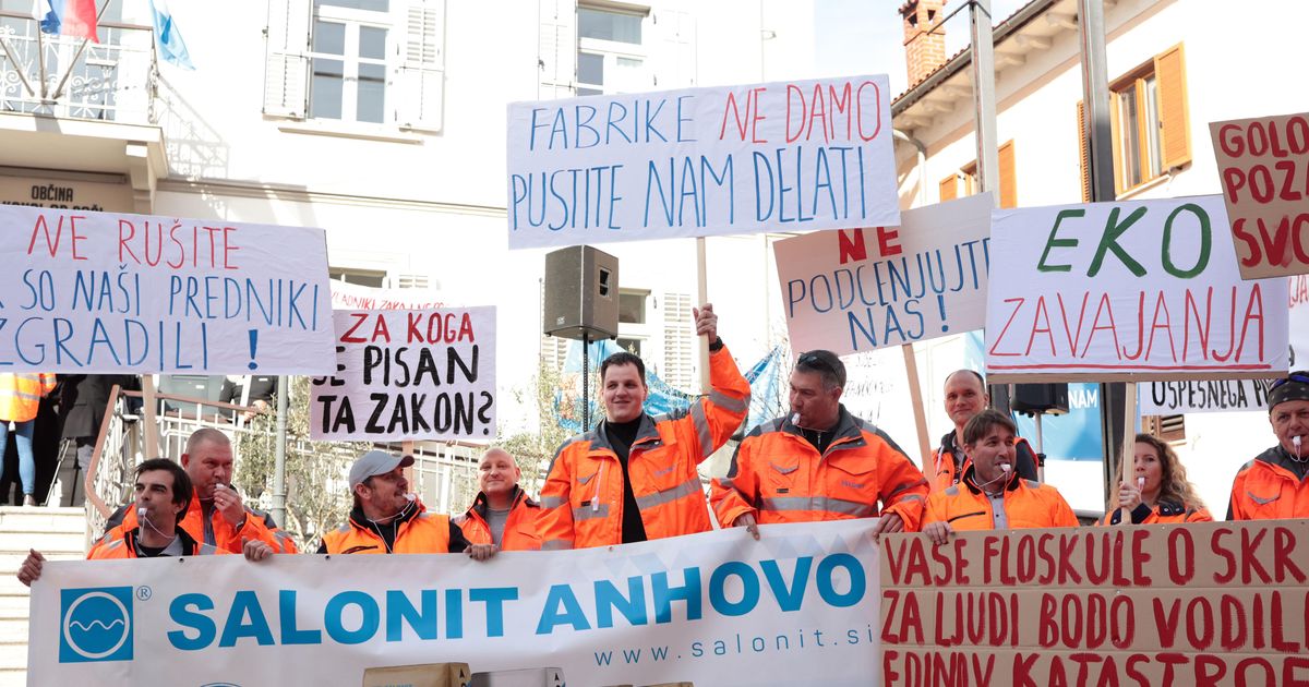 Delavci v cementarni Salonit Anhovo se zaradi novele zakona o varstvu ...