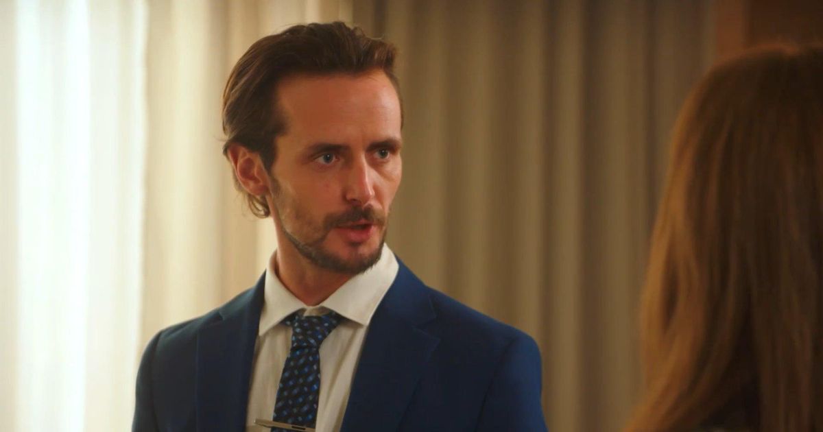 Vam je pretkani poslovnež Pečnik iz serije Skrito v raju znan ...