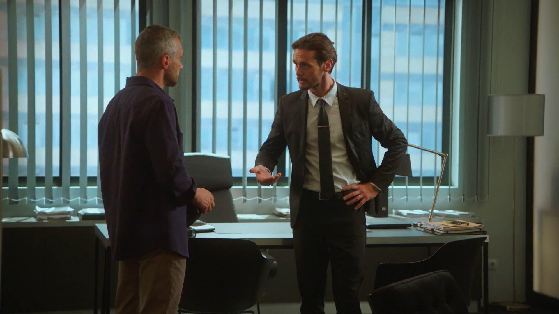 Vam je pretkani poslovnež Pečnik iz serije Skrito v raju znan ...