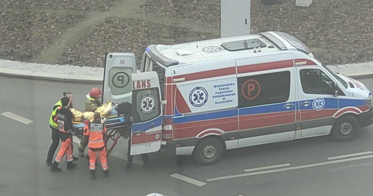 Voznik z veliko hitrostjo zapeljal v množico, poškodovanih 17 ljudi - Metropolitan.si