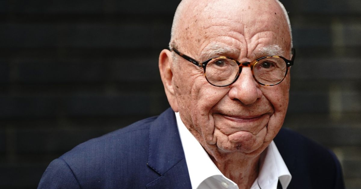 Ostareli milijarder, ki bo kmalu dopolnil 93 let, se je zaročil (to je ...