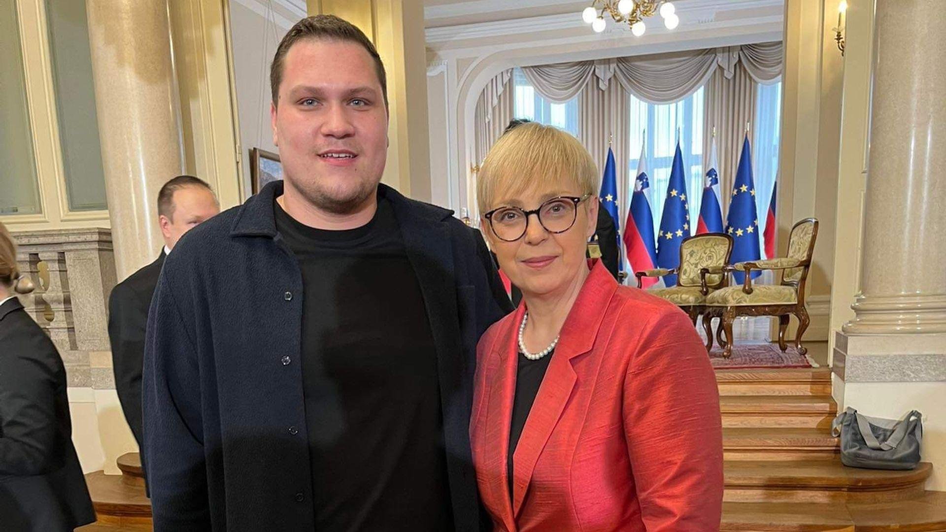 Vplivne Slovenke brez ličil: Nataša Pirc Musar in Urška Klakočar ...