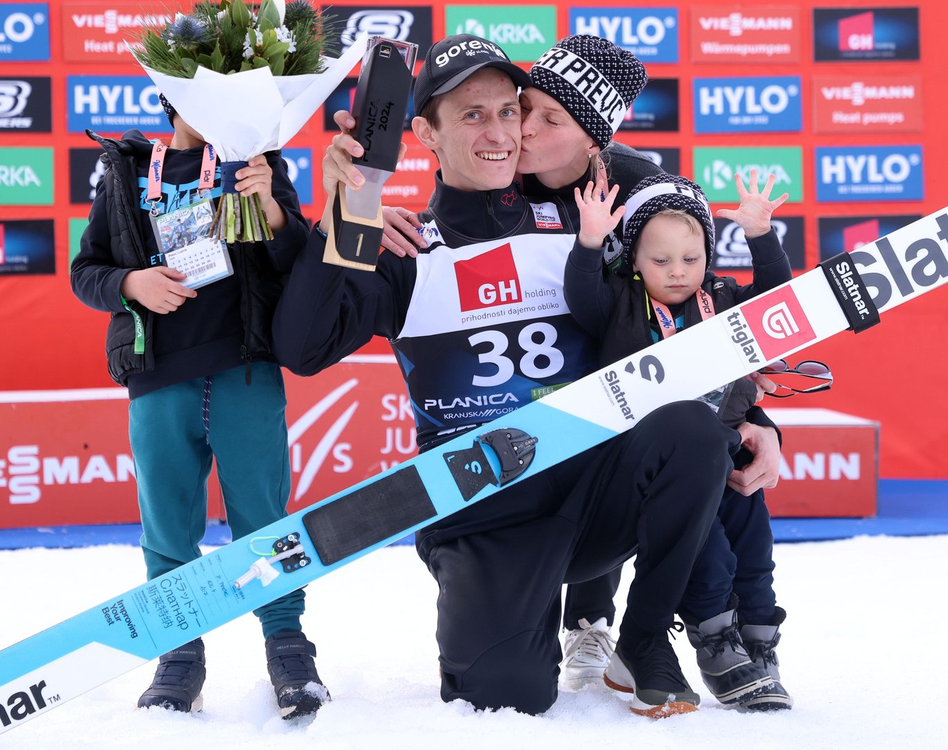 Peter Prevc po neverjetni zmagi v Planici: "Bolj malo je bilo takšnih dni, kot je današnji ...