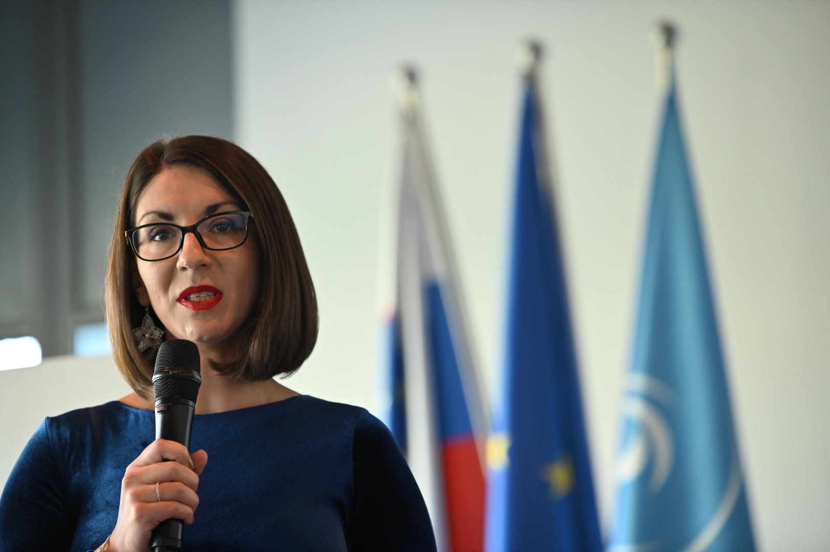 Le kaj si o nas zdaj mislijo Avstrijci? Stojmenova Duh z modro lučjo po ...