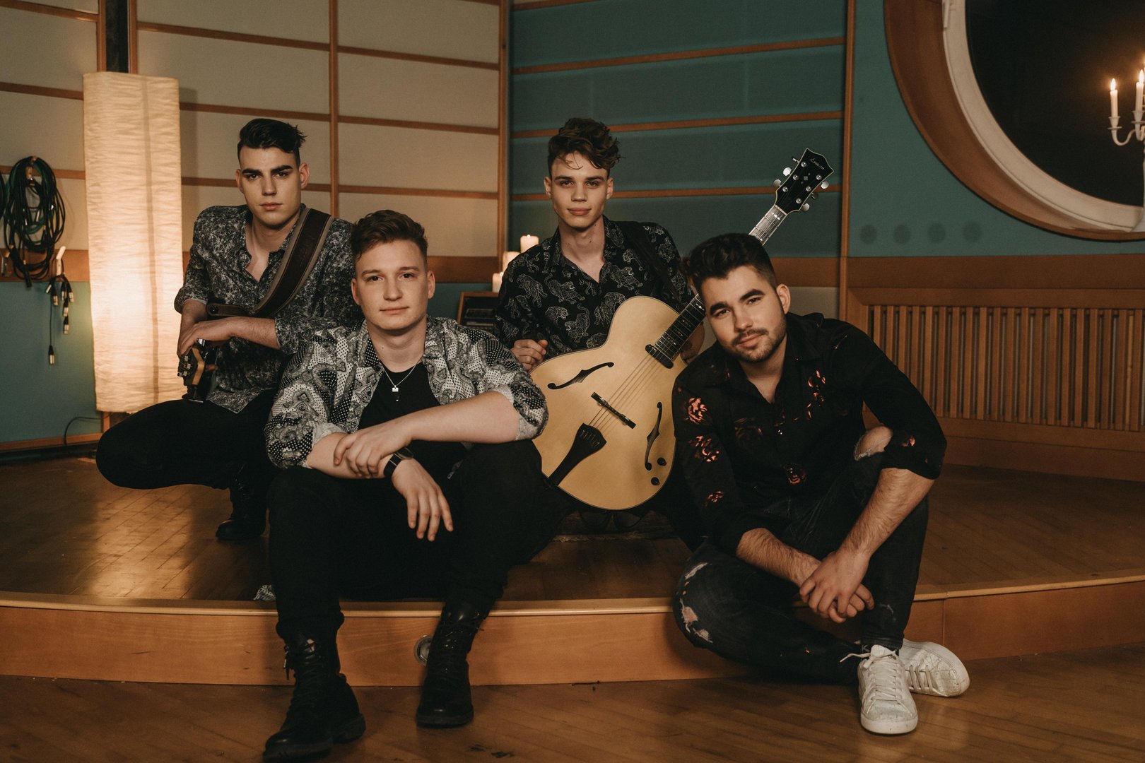 Slovenska skupina z novo pesmijo, ki je poklon vsem dekletom - Glasba ...