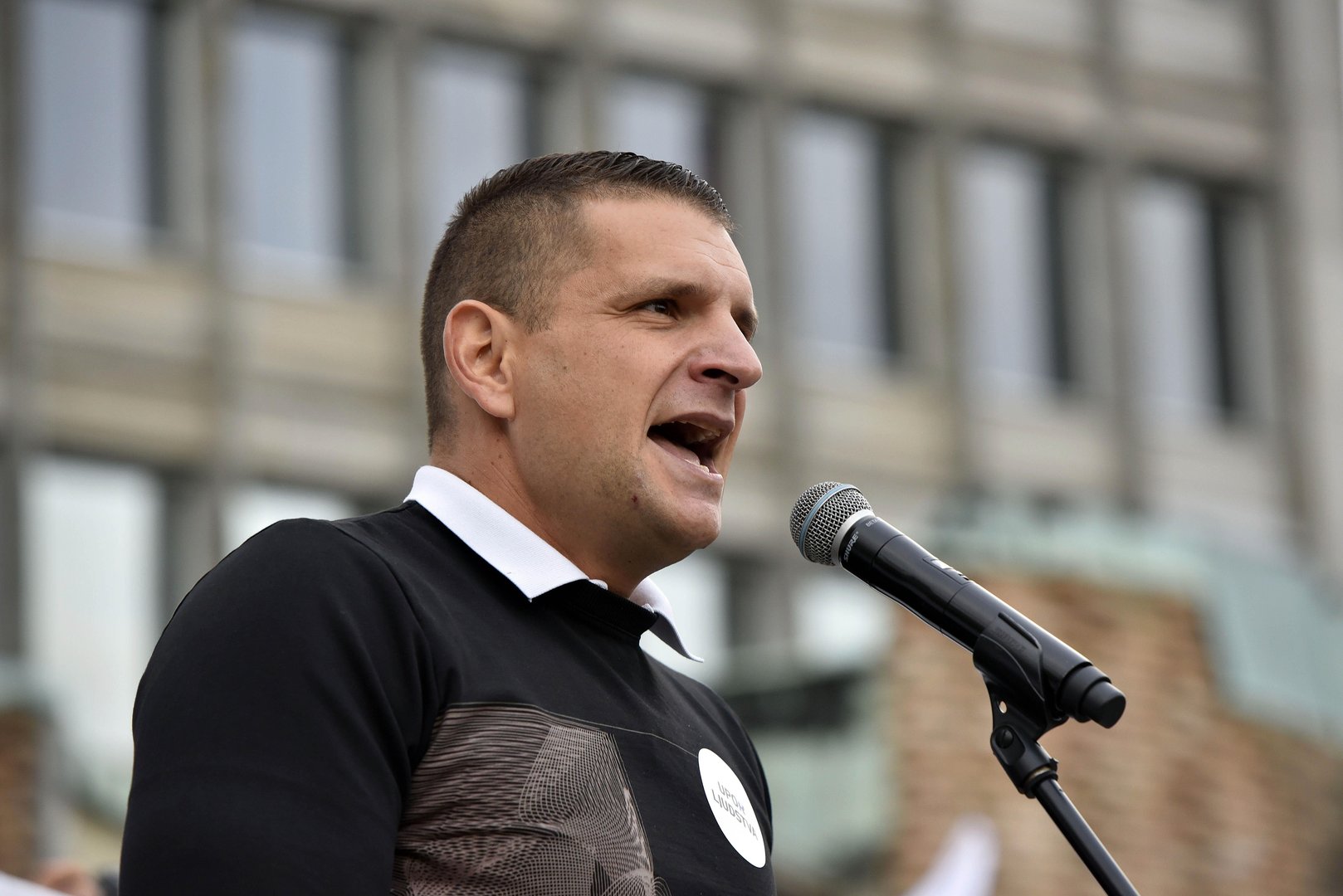 Je stranka Resnica imela stike s sodelavci izgnanega namestnika ruskega ...