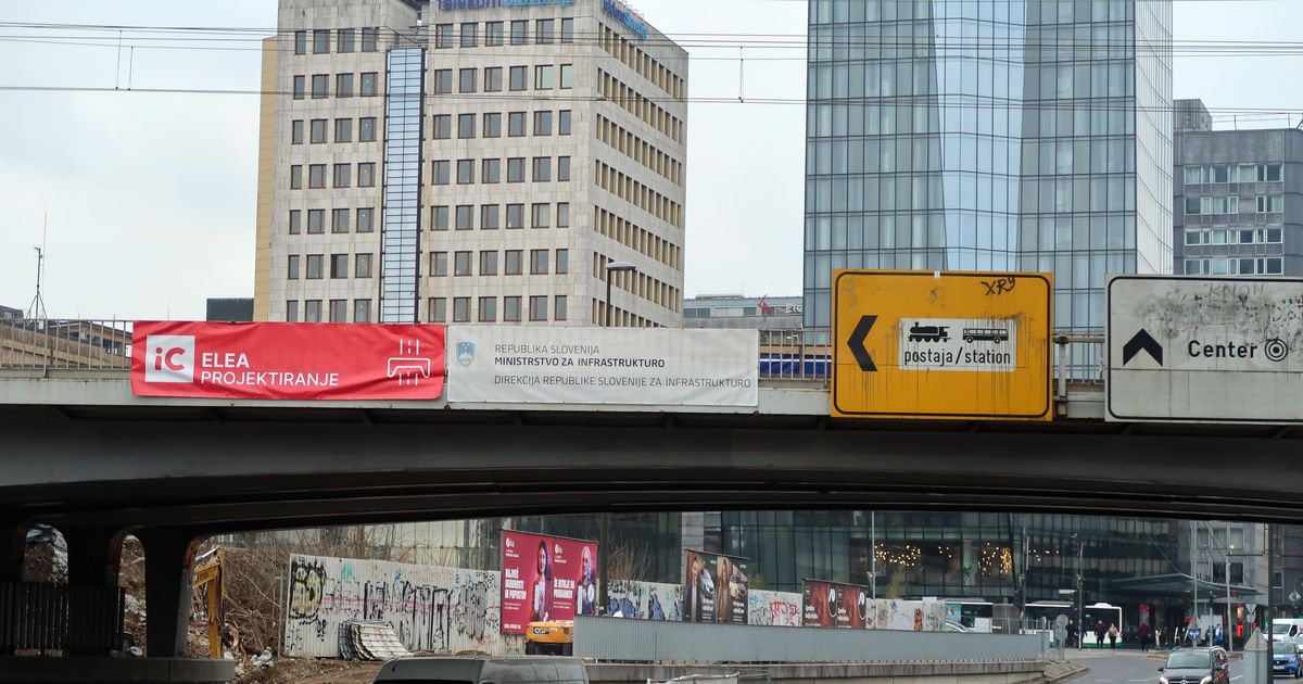 Podvoz na Dunajski cesti spet prevozen - Metropolitan.si