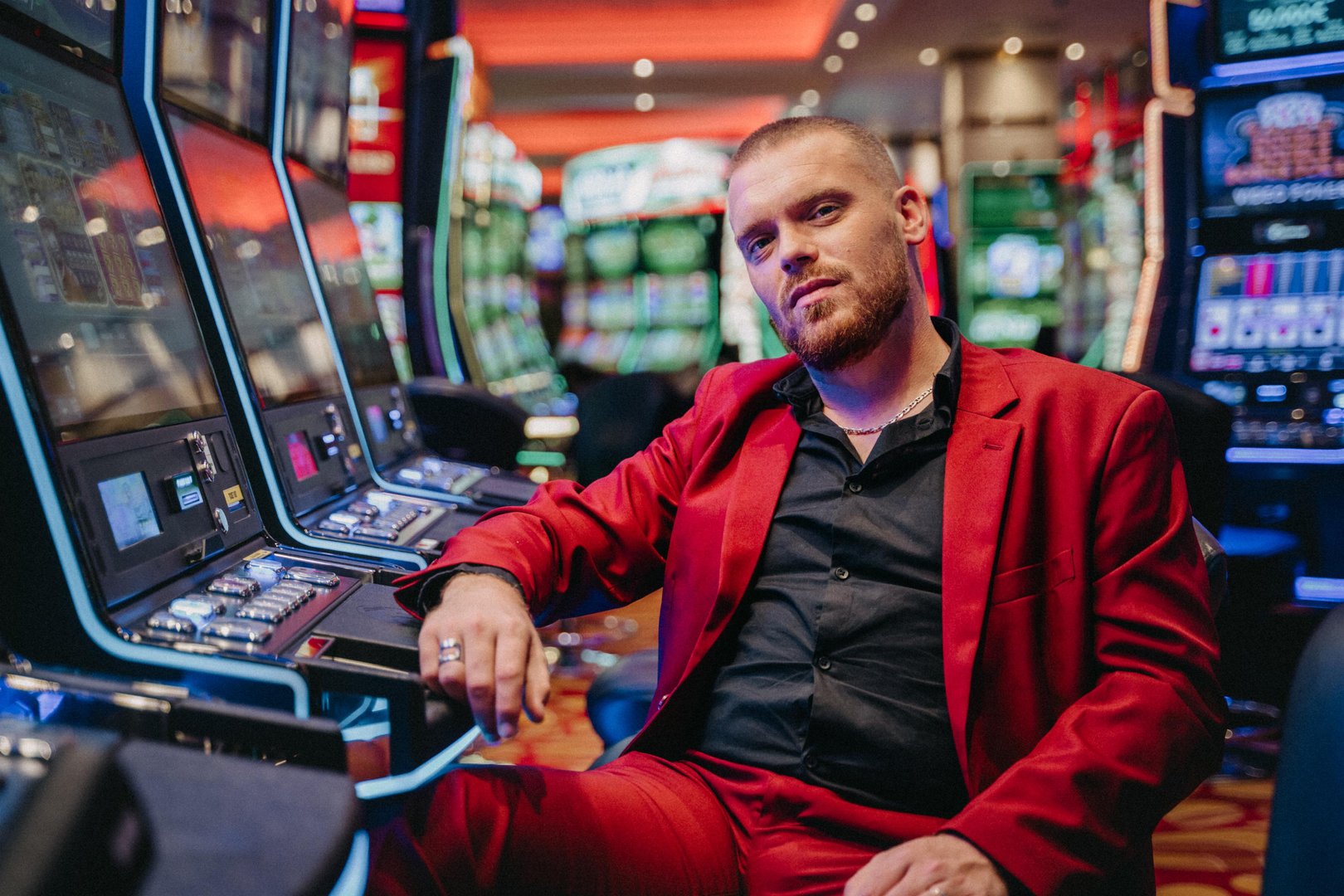 Slovenski pevec dokazuje, da ne pozna meja (VIDEO) - Glasba - Metropolitan.si