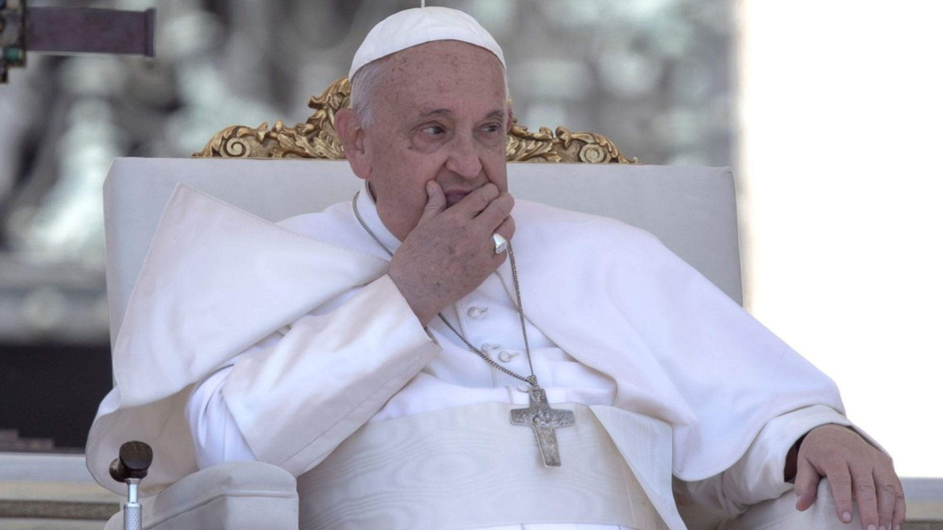 Papež Frančišek opozoril pred nevarnostjo svetovne vojne - Svet ...