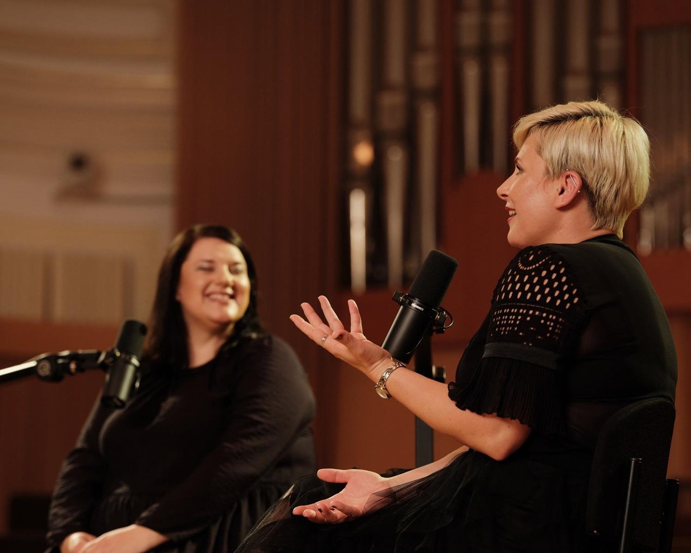 Tudi hčerka Ane Praznik po maminih stopinjah - Metropolitan.si